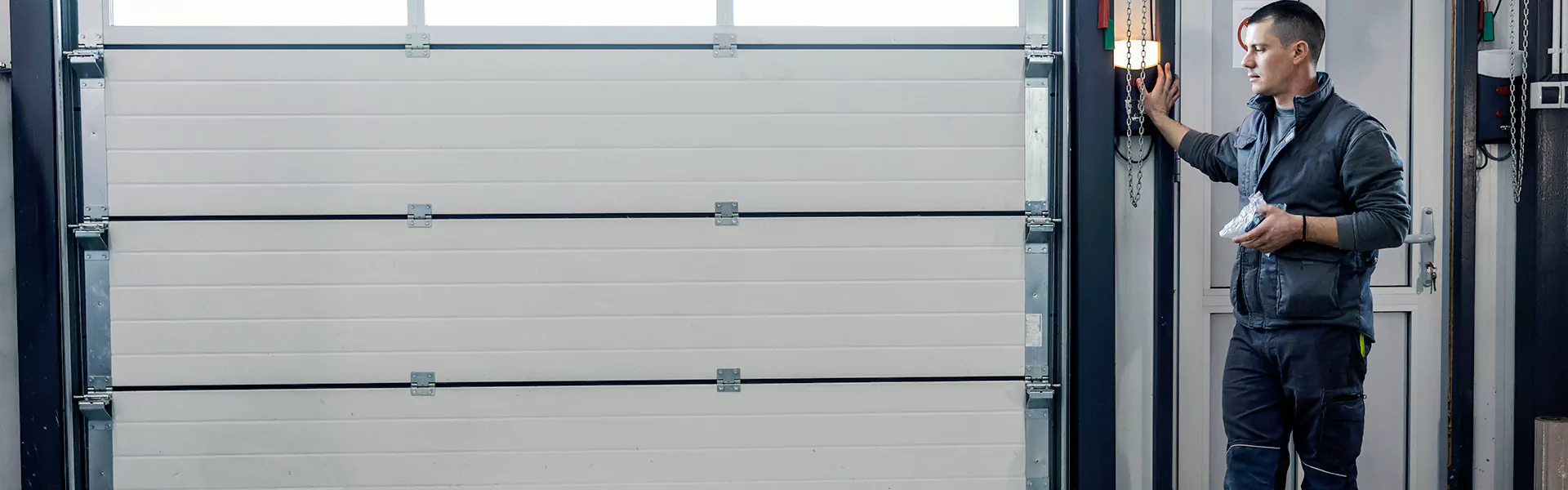 Overhead Doors Installation London, ON | Installing Your Overhead Door